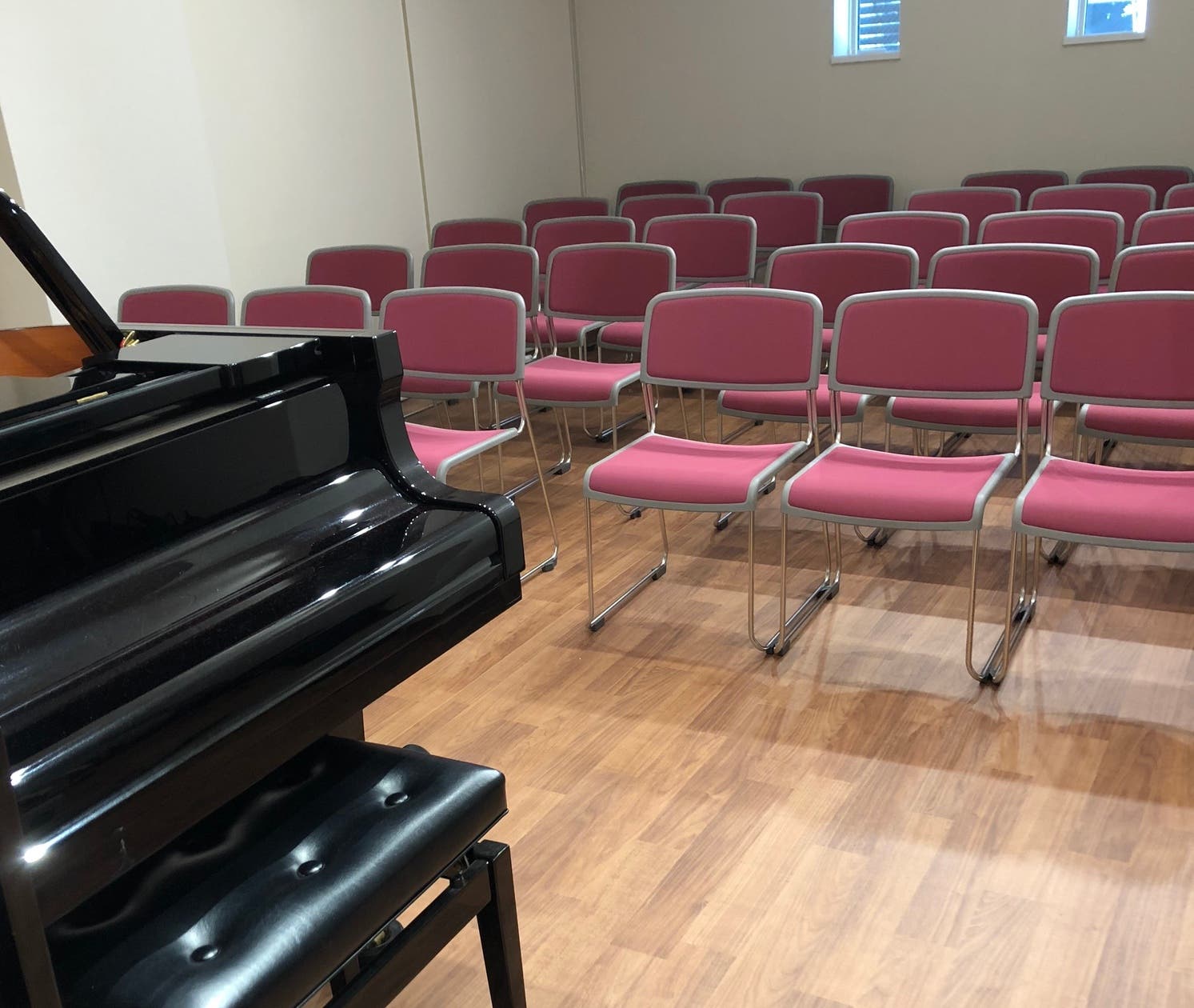 福岡市中央区の音楽スタジオ！グランドピアノ・グランドハープ・エレクトーン設置！練習・ミニコンサートに！の写真6