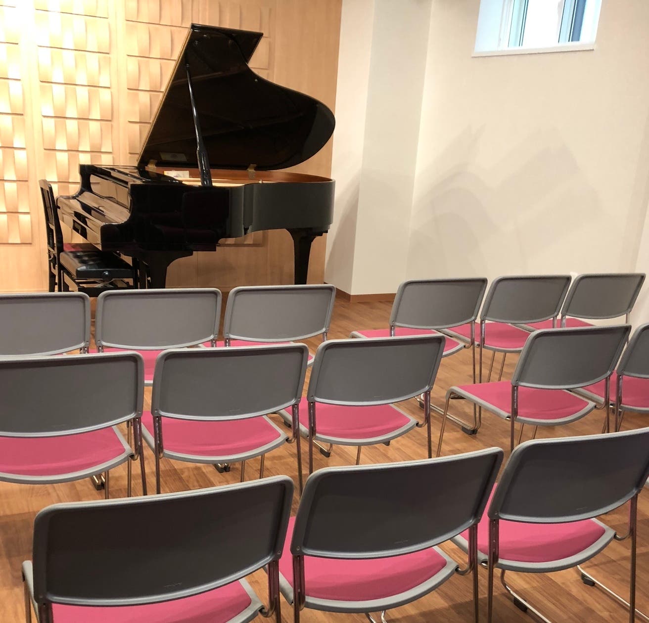 福岡市中央区の音楽スタジオ！グランドピアノ・グランドハープ・エレクトーン設置！練習・ミニコンサートに！の写真7