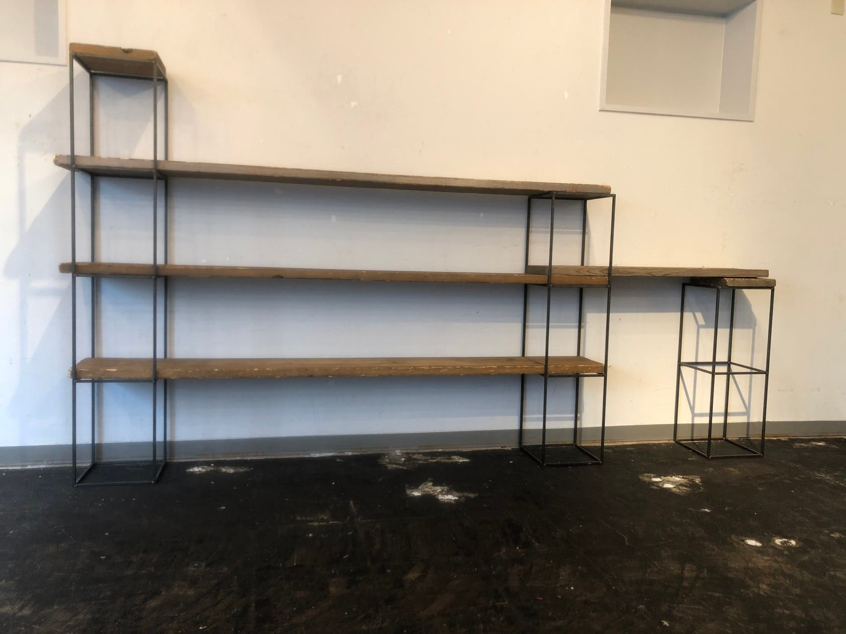 中目黒駅徒歩７分。自然光が入るインダストリアルな空間です。の写真11