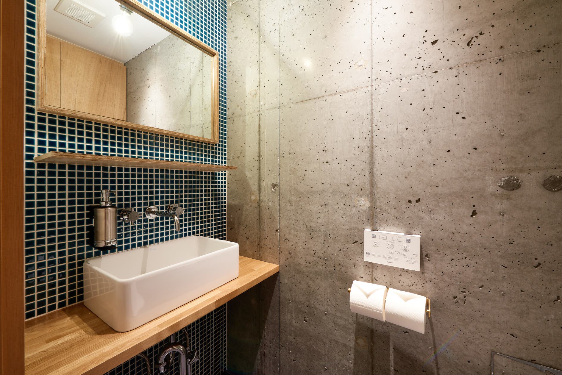 【大きな窓、テラス席あり】渋谷随一のデザインDJレストラン/最大80名/マイク、プロジェクターの写真8