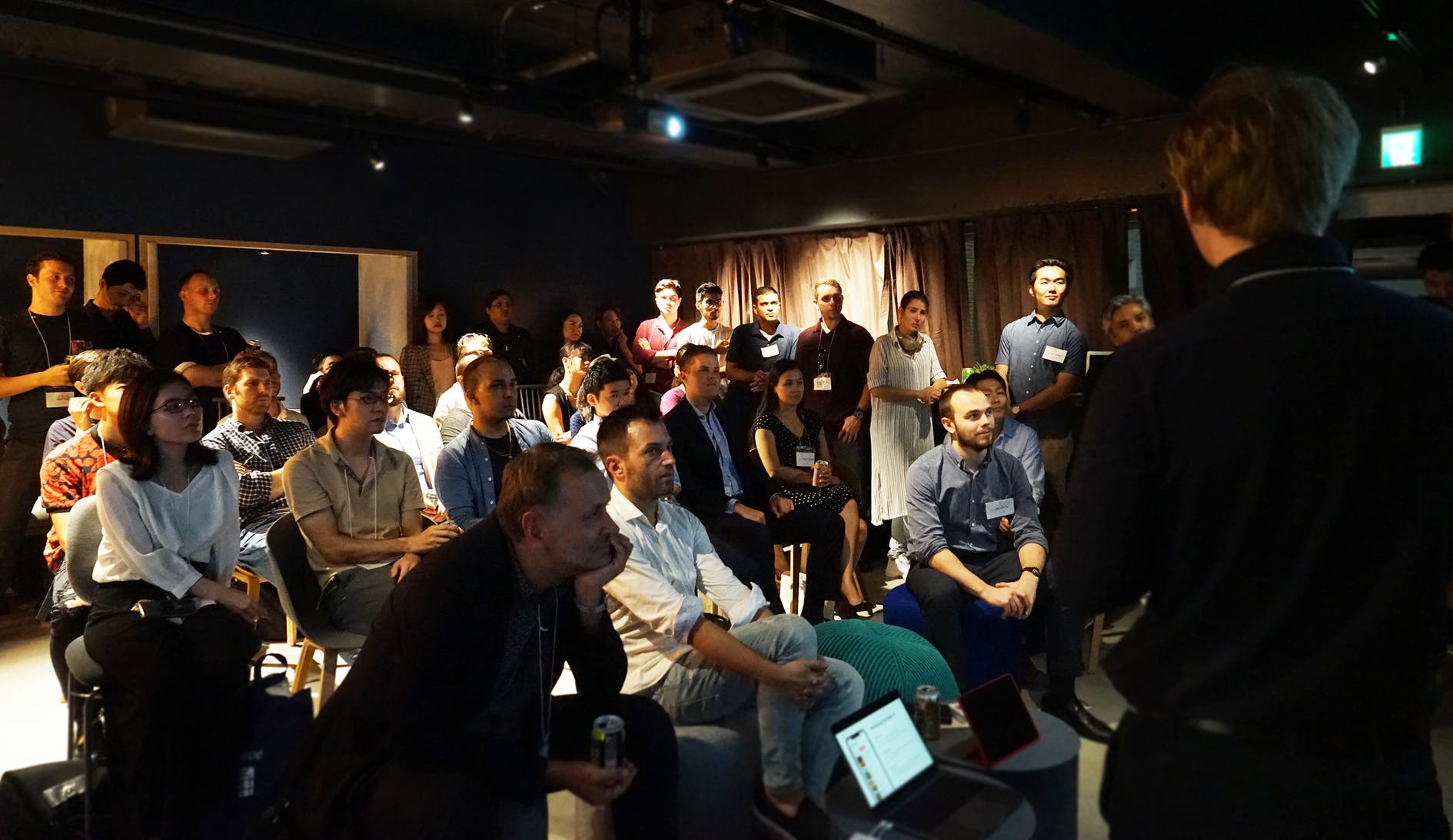 《六本木ヒルズすぐ》イベントスペース◆wi-fi・電源・プロジェクター・カフェ有/1F＜50名＞◆空き状況は要相談の写真9