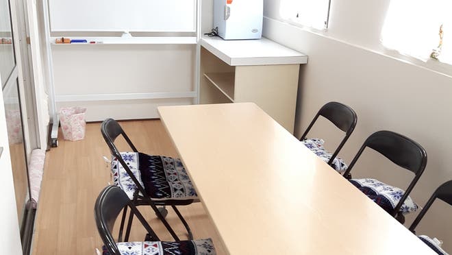 【現在閉鎖中です】格安レンタルルーム★貸し会議室★駅近アクセス抜群!上桂駅改札口の前❗女子会・ヨガ・エステ・面接などに(^_-)の写真3