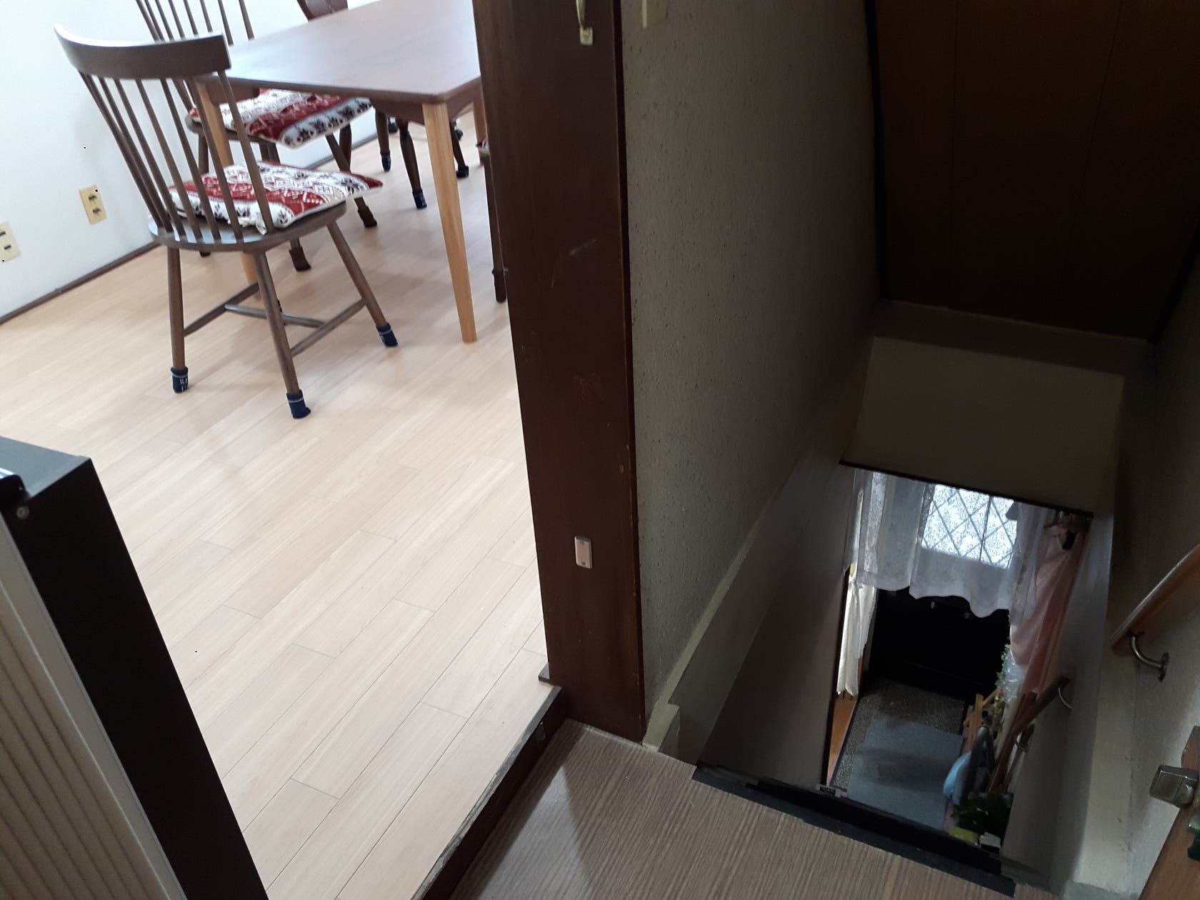 【現在閉鎖中です】格安レンタルルーム★貸し会議室★駅近アクセス抜群！上桂駅改札口の前❗女子会・ヨガ・エステ・面接などに(^_-)の写真5