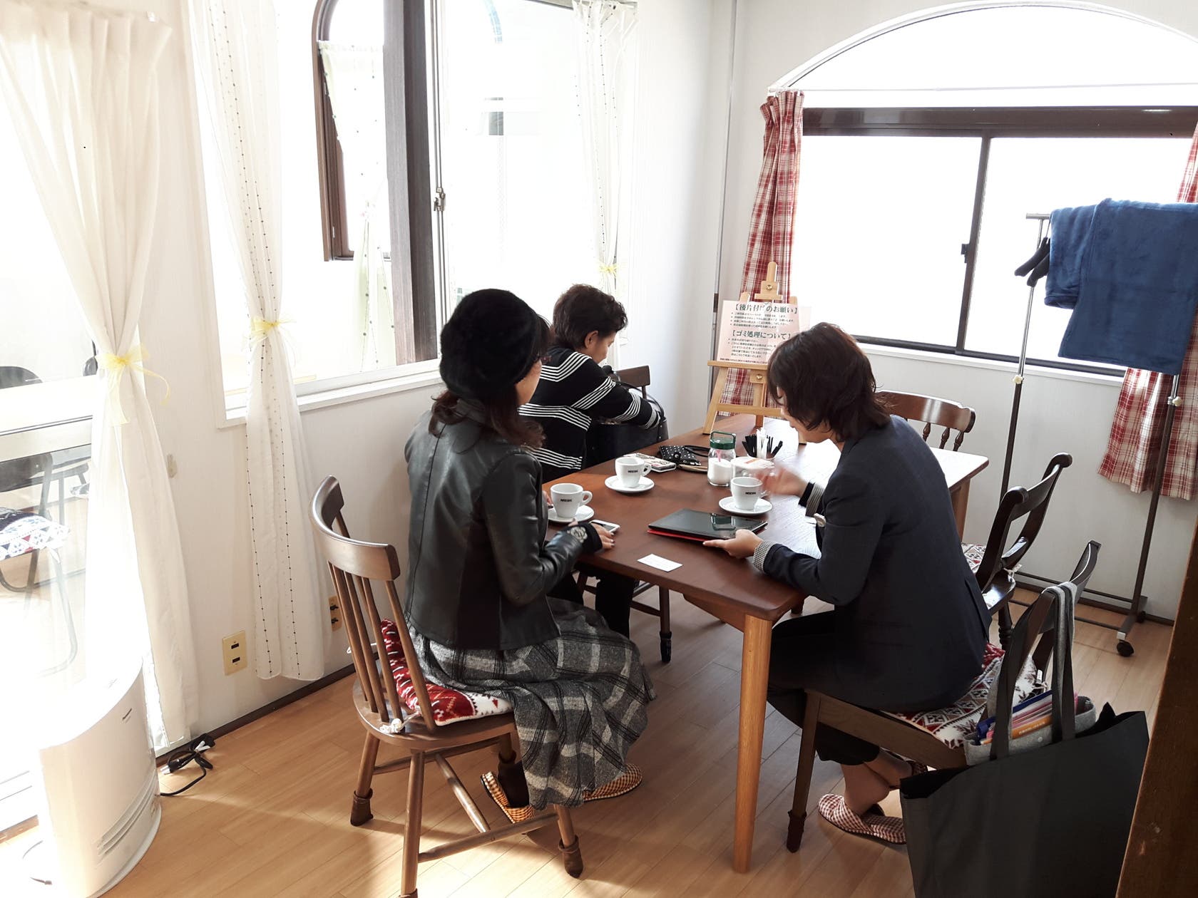 【現在閉鎖中です】格安レンタルルーム★貸し会議室★駅近アクセス抜群！上桂駅改札口の前❗女子会・ヨガ・エステ・面接などに(^_-)の写真10