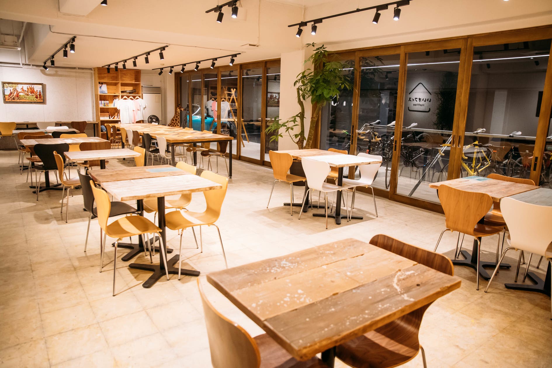 【上野御徒町エリア】新御徒町駅から徒歩1分、カフェのような150㎡スペース！キッチン/Wifi/セミナー/撮影/控室もありの写真4