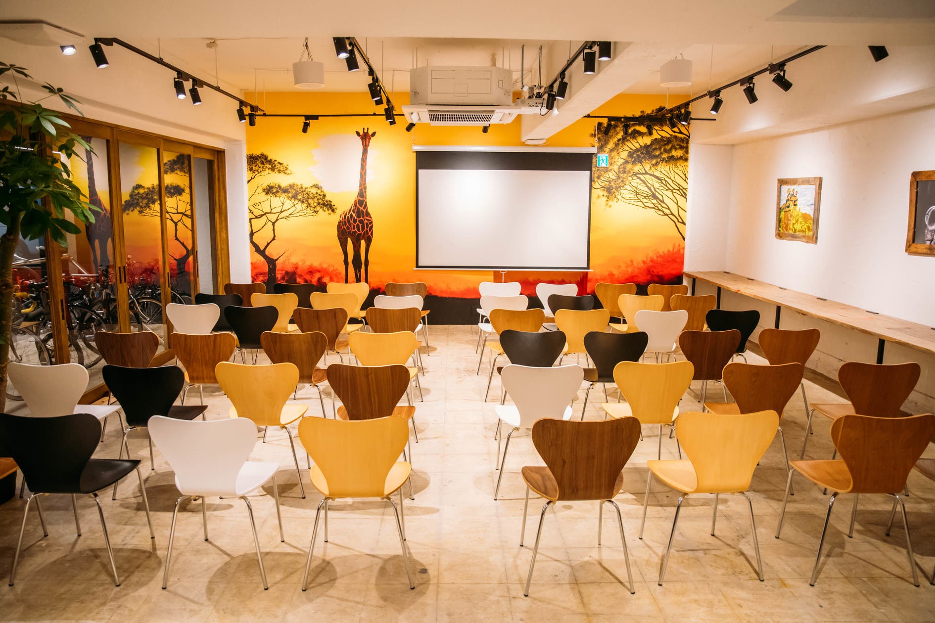 【上野御徒町エリア】新御徒町駅から徒歩1分、カフェのような150㎡スペース！キッチン/Wifi/セミナー/撮影/控室もありの写真8