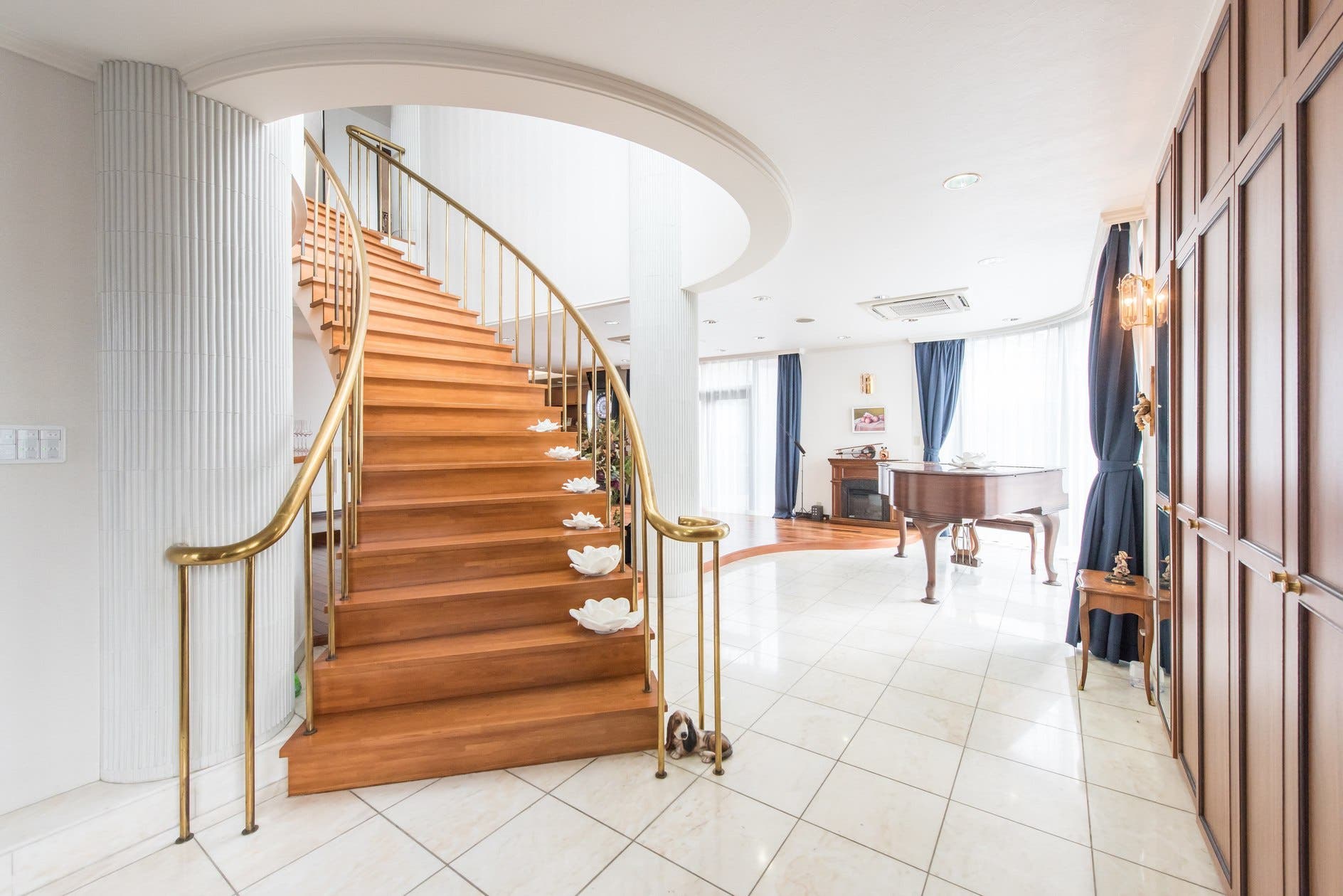 京成津田沼徒歩3分！インスタ映えすぎる螺旋階段付き3階立てラグジュアリー空間使用！用途はアレコレ♪の写真11