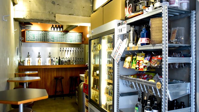 【下北沢 3分】日本初!クラフトビール量り売り専門店を貸切で パーティ・撮影など各種イベントにの写真1