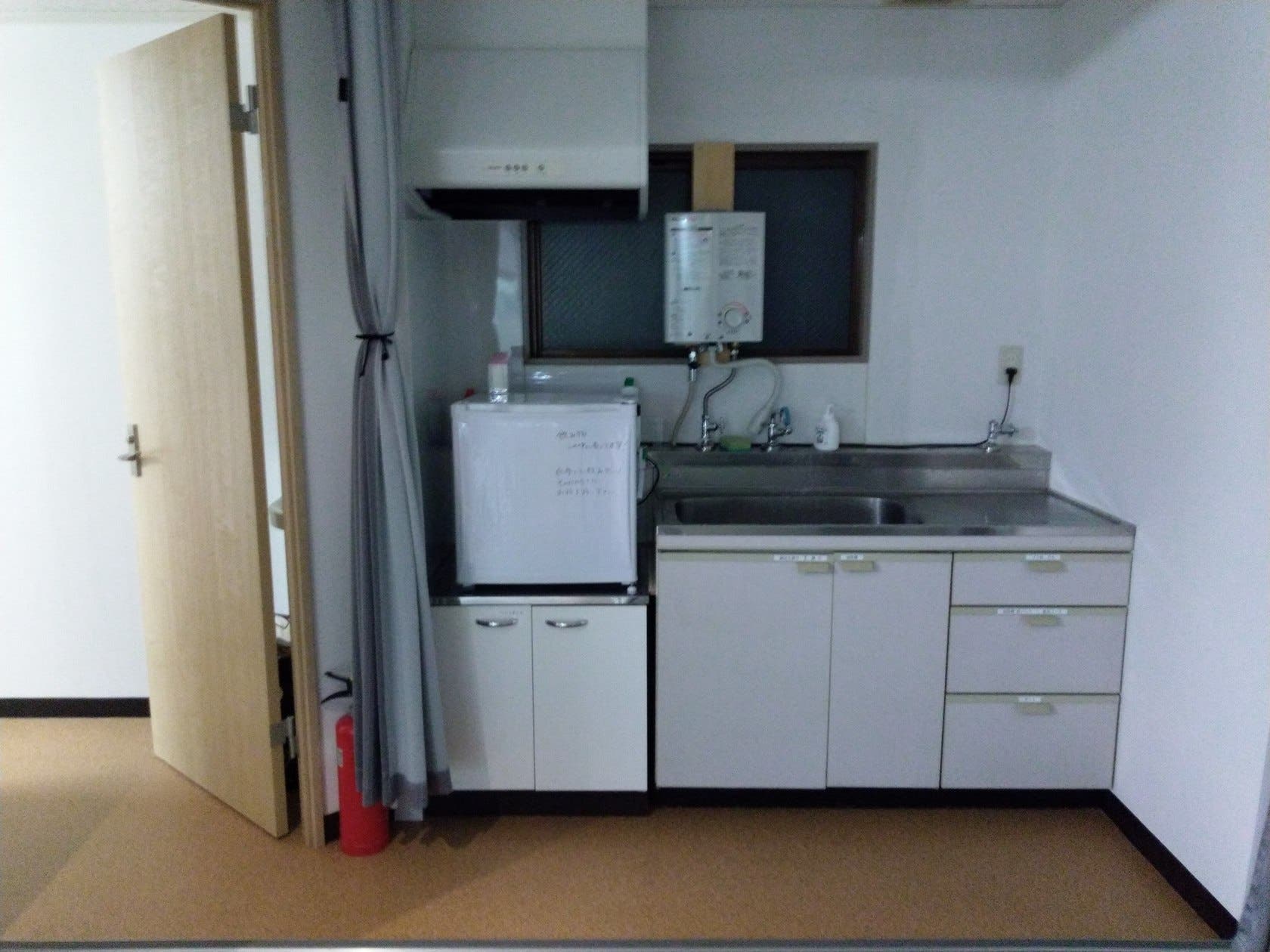 ダンス用リノリウム床、鏡、バレエバーあり。東所沢駅徒歩2分！　タントタンツダンススタジオの写真7