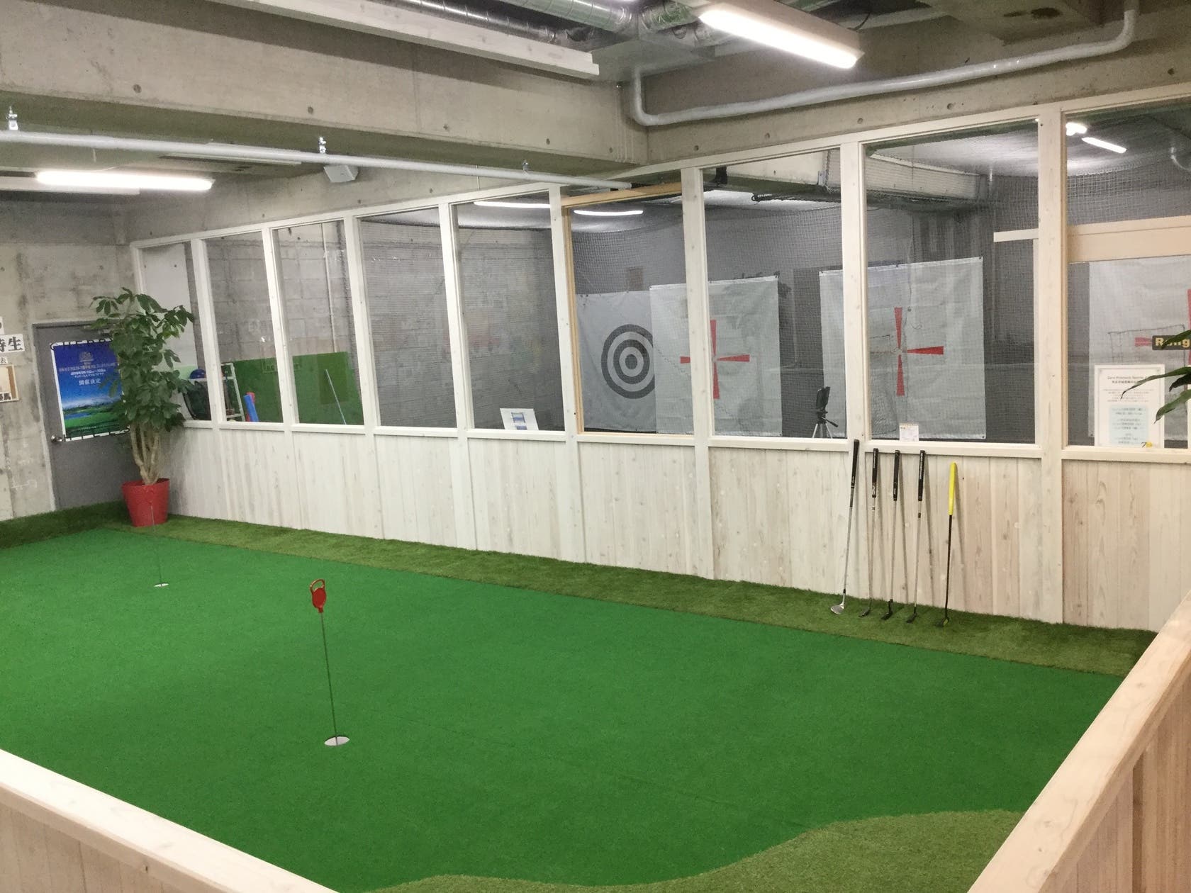 鏡もありダンス、バレエ、学芸会の練習などに自由に使用可能。ワークショップ、教室、セミナーなどにの写真9