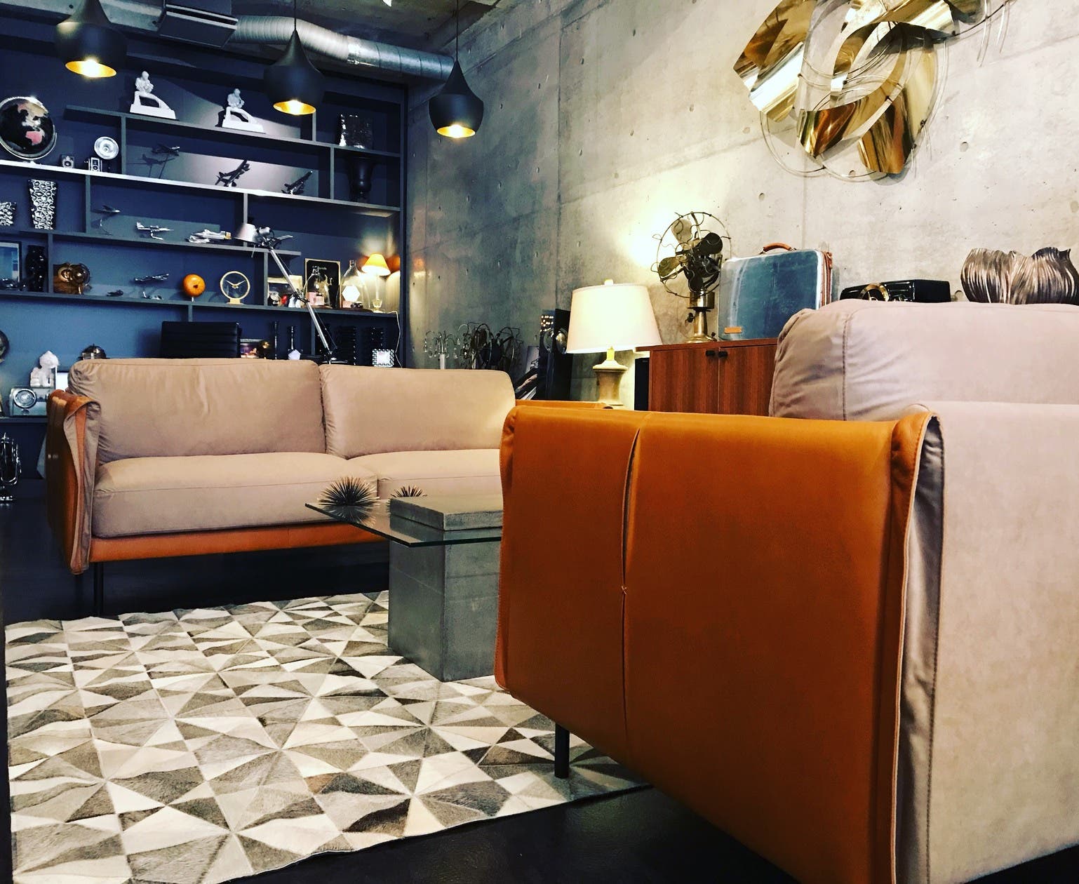 【中目黒・祐天寺】家具屋をスタジオに！ここでは人も芸術品。圧巻の雰囲気のインテリアスペースの写真9