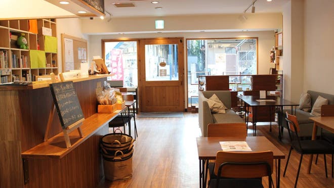 駅徒歩5分おしゃれカフェをまるごと貸切!持込パーティー・ライブ・オフィス・イベントに最適!の写真1