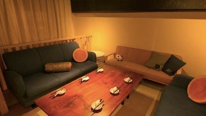 【12名VIPソファー】本格厨房キッチンをご自由に利用可能!飲食持ち込み可能。大人数のパーティ/女子会/ママ会/撮影/料理教室の写真1