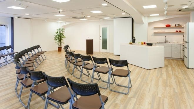 【外苑前・表参道】駅近5分・キッチン設備充実・自然光が入る開放的なスペースの写真1