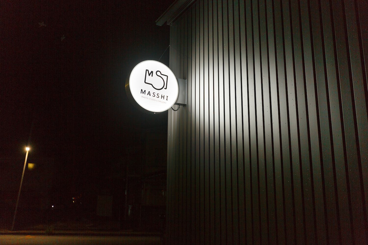 自分で本格的なスタジオ撮影ができます。ヘアメイクスペース完備で安心！専門的な機材などレンタル可能。の写真7