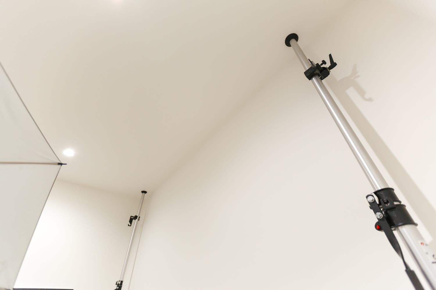 自分で本格的なスタジオ撮影ができます。ヘアメイクスペース完備で安心！専門的な機材などレンタル可能。の写真8