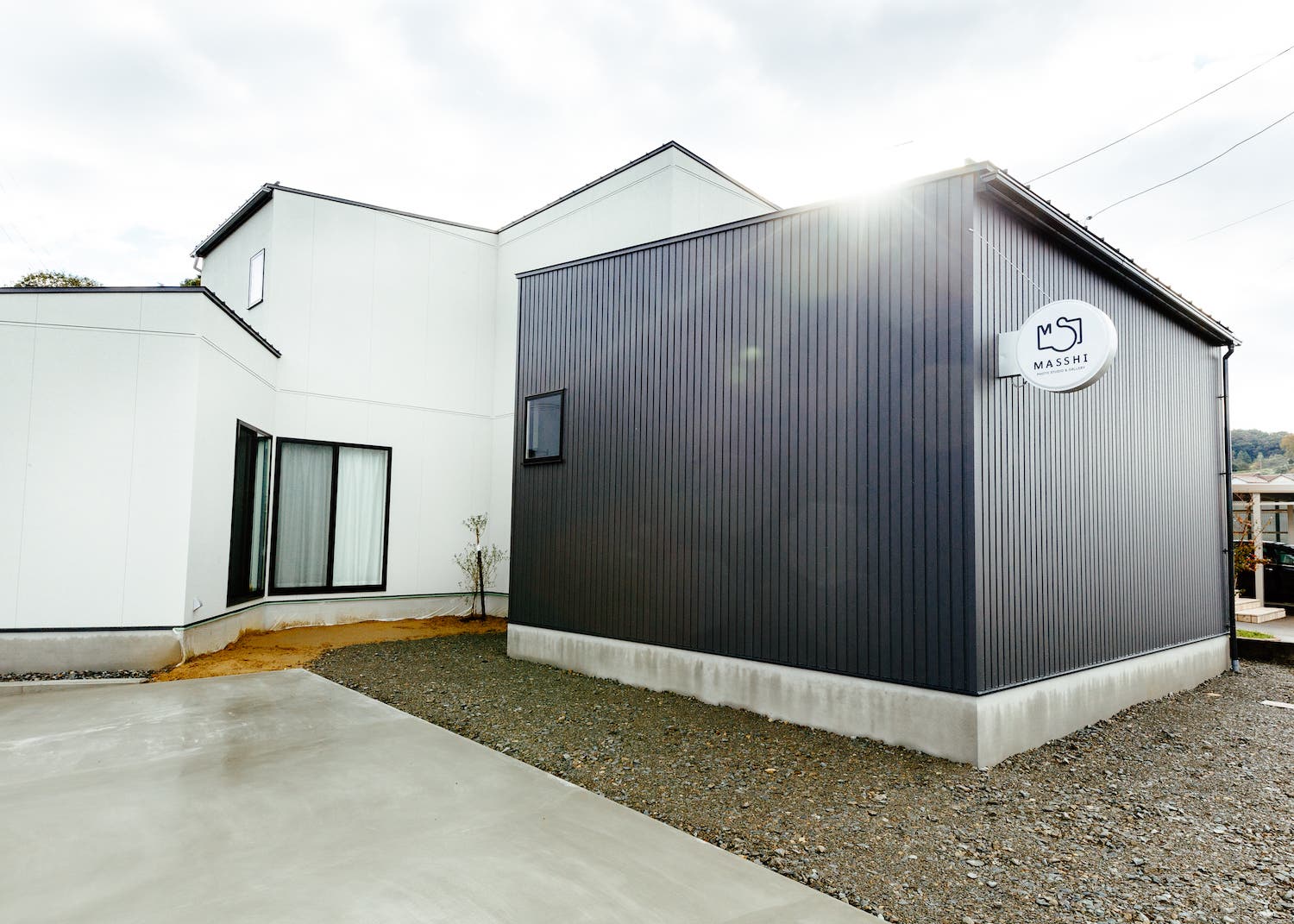 自分で本格的なスタジオ撮影ができます。ヘアメイクスペース完備で安心！専門的な機材などレンタル可能。の写真9