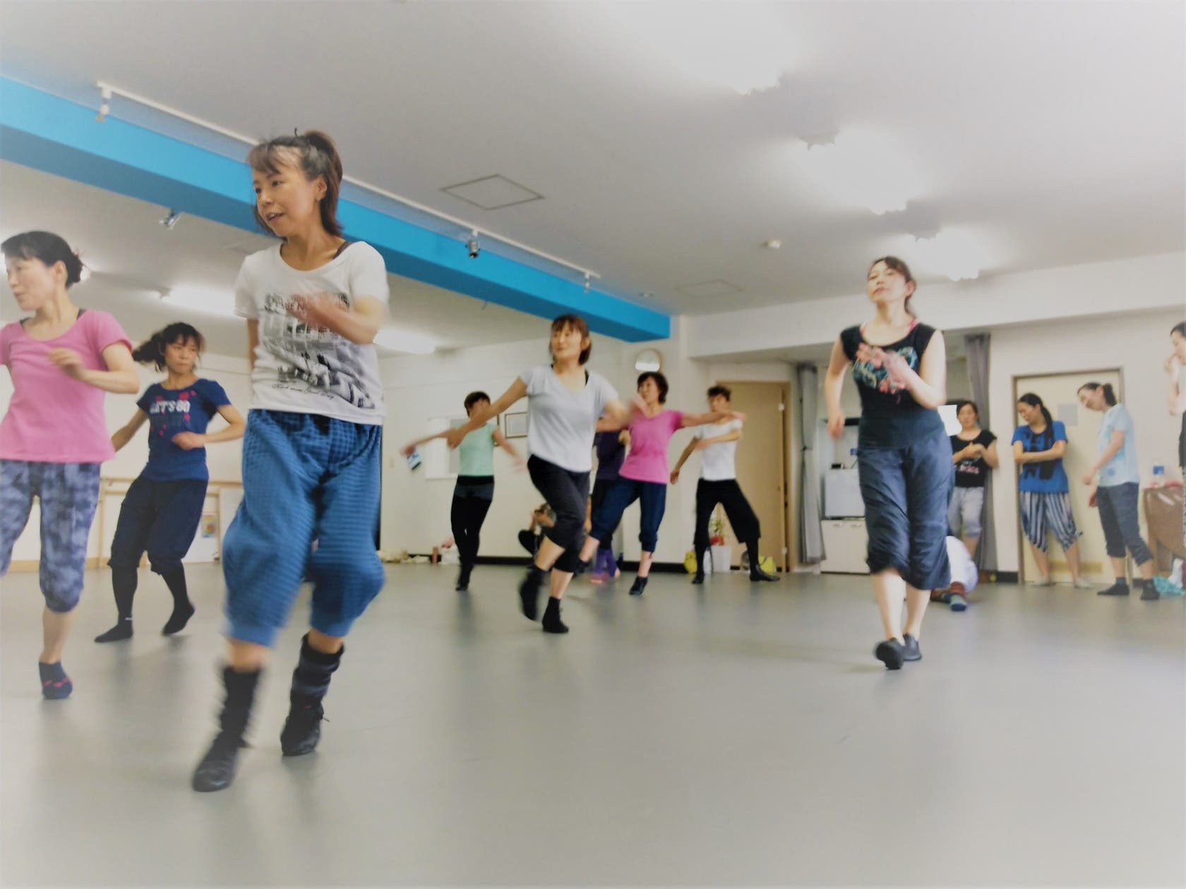 ダンス用リノリウム床、鏡、バレエバーあり。東所沢駅徒歩2分！　タントタンツダンススタジオの写真16