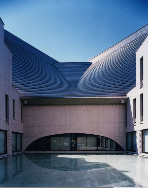 【大久保駅すぐ】天井高のある神聖なチャペルでコンサートやイベント、撮影などの写真3