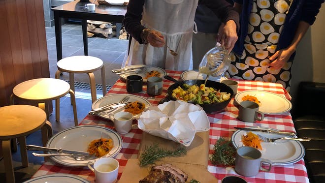 薪ストーブ・キッチン・生ビールサーバー付 ゲストハウスなごのや別館ラウンジの写真2