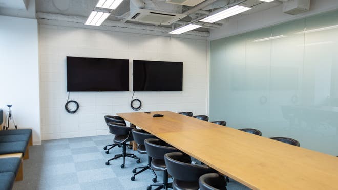 【六本木・乃木坂】セミナー・ミーティング用会議室(37平米・12〜20名収容)の写真5