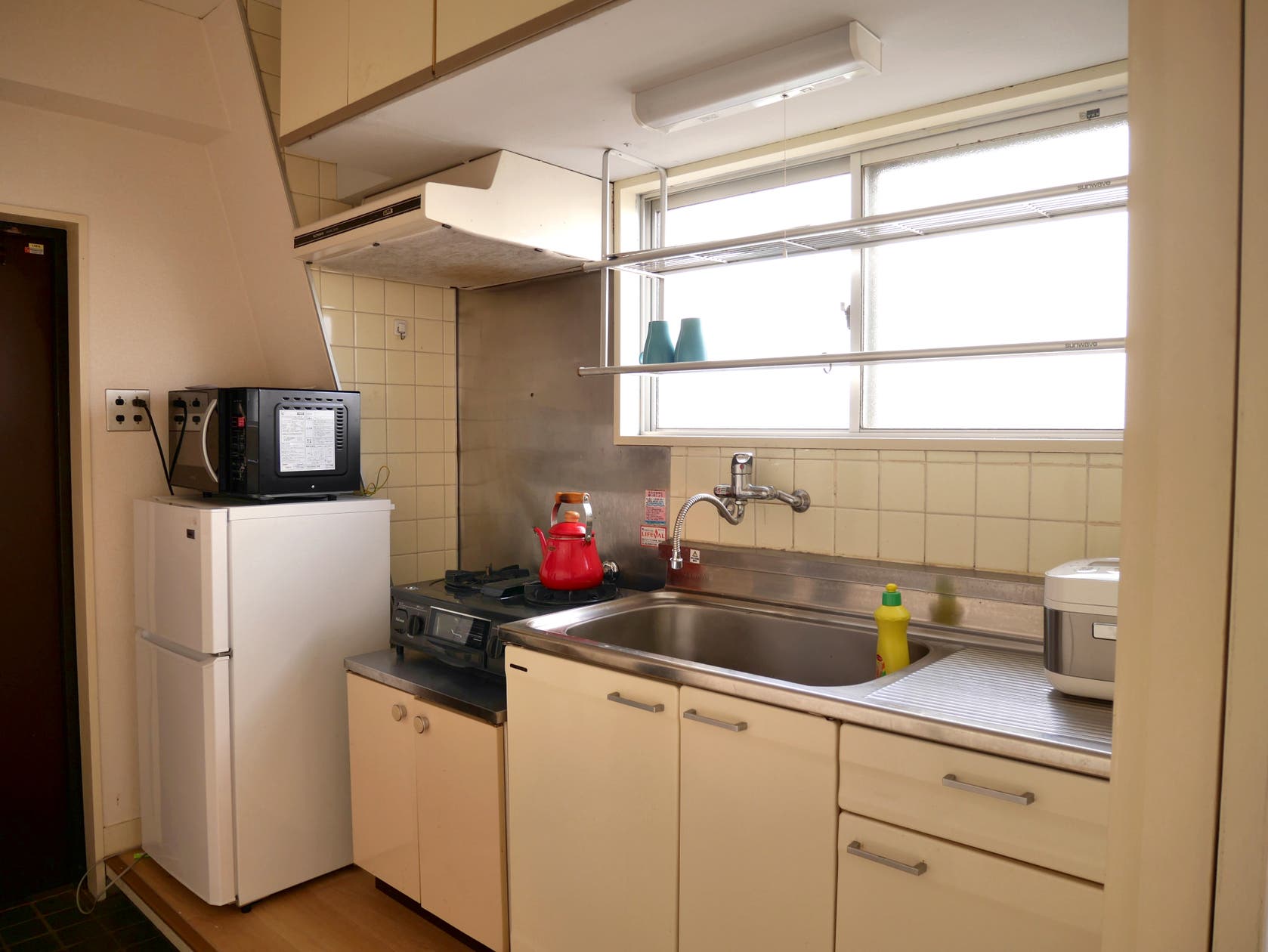 【阿佐ヶ谷駅徒歩1分・新宿8分】忘年会、クリスマス/バルコニー/明るい角部屋。の写真3