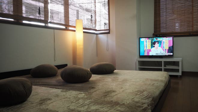 東新宿駅から徒歩30秒 特大まったりスペース/最大6名/空気清浄機ありの写真4