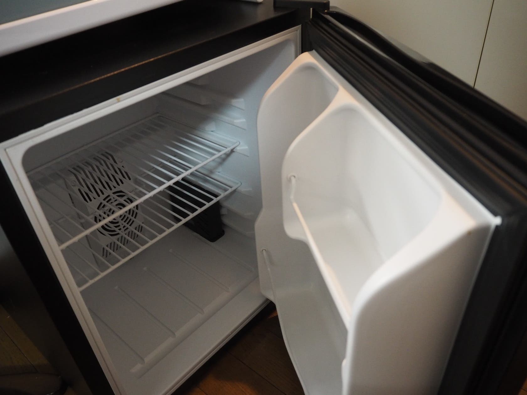 東新宿駅から徒歩30秒　特大まったりスペース/最大6名/空気清浄機ありの写真13