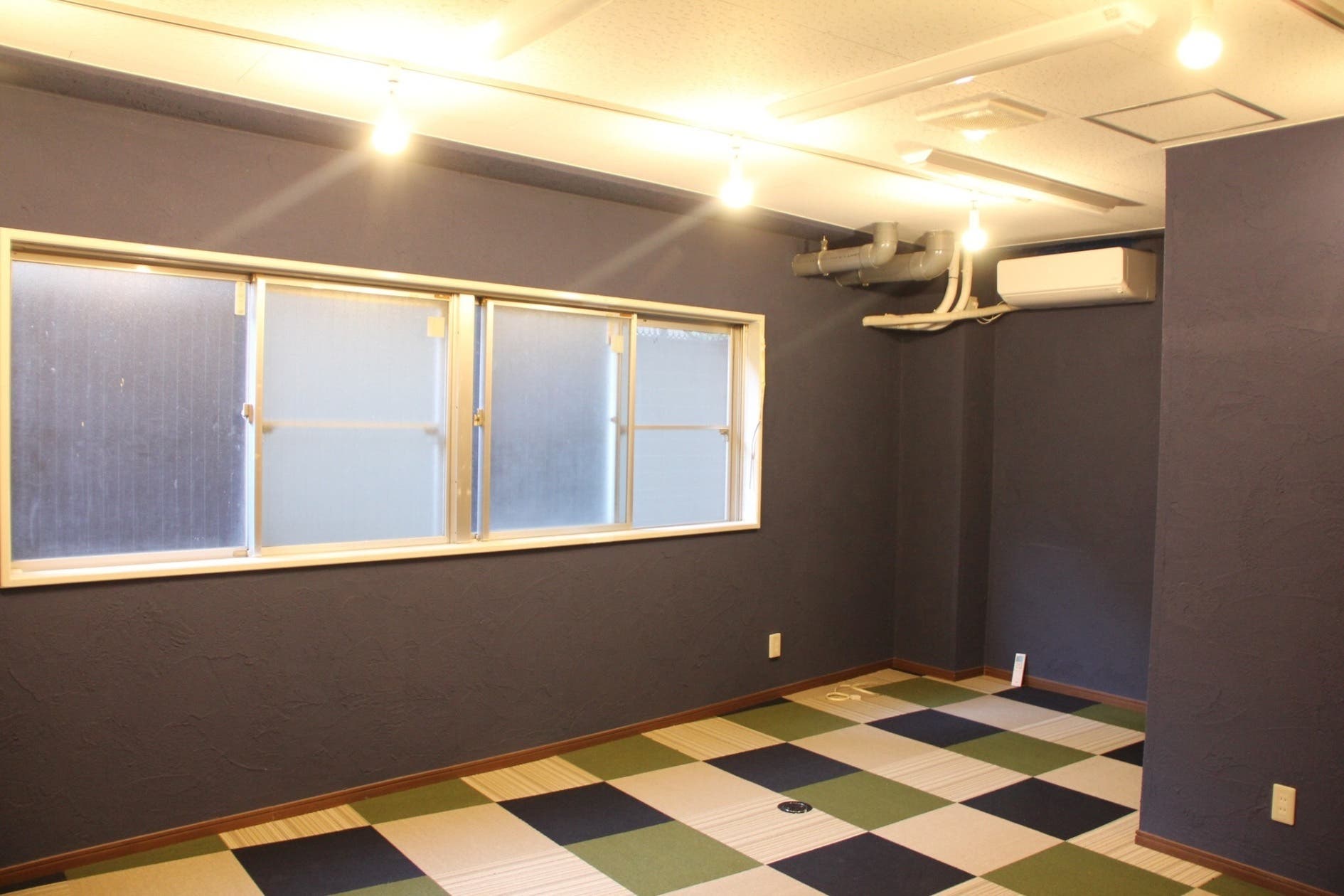 キッチン付きフラットスペース！誕生日会・ママ会・撮影会・アコースティックライブ・会議利用などに！の写真5