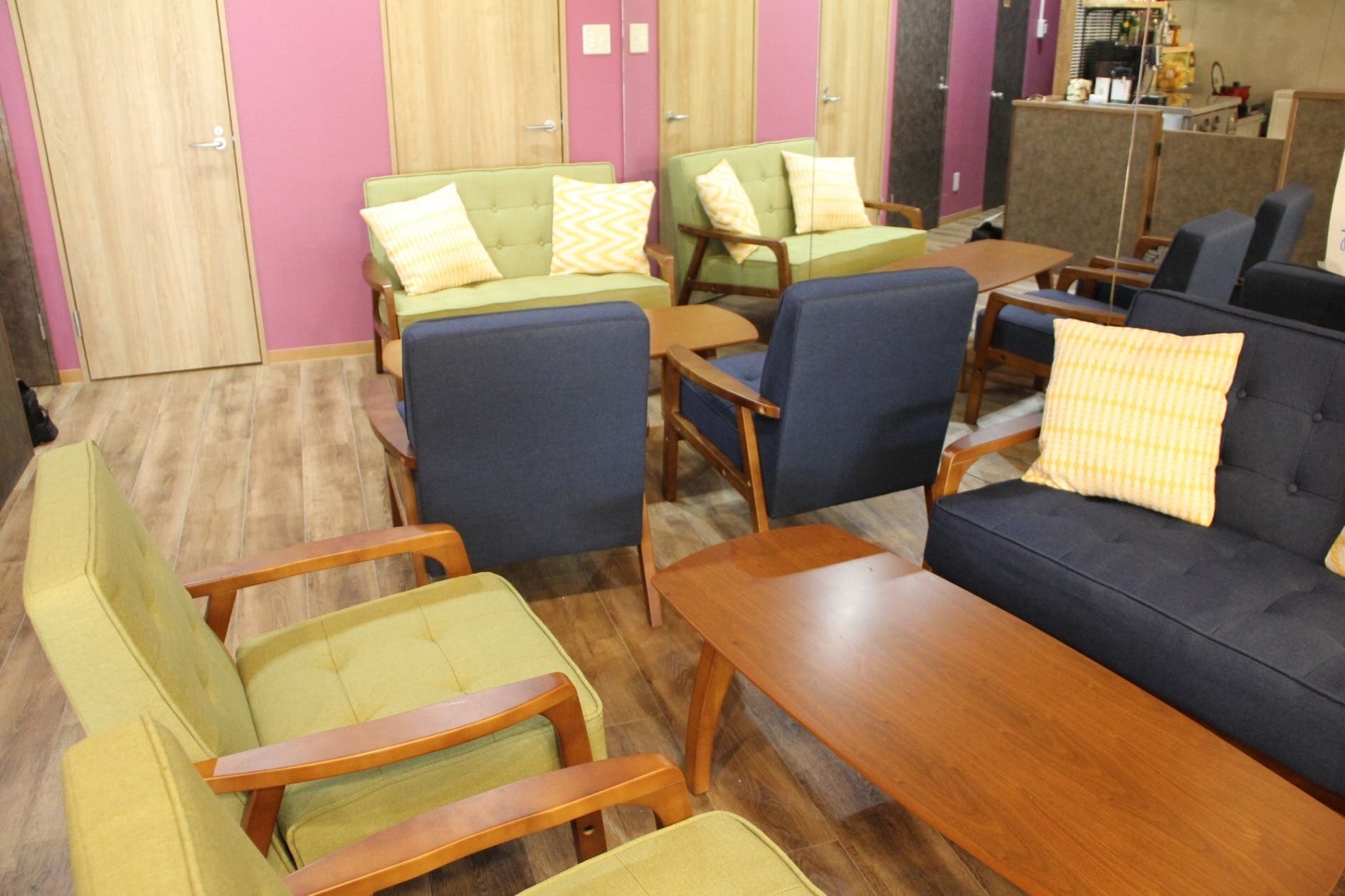 キッチン付きフラットスペース！誕生日会・ママ会・撮影会・アコースティックライブ・会議利用などに！の写真6