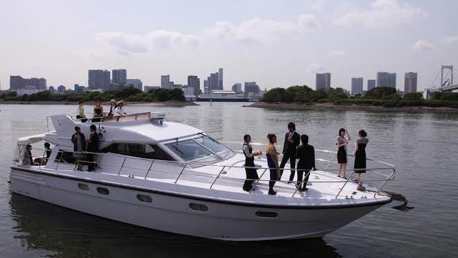 【東京・横浜エリア】ヨーロピアンクルーザーでオーナー気分を!の写真1