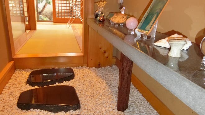 セラピー専用ルーム「アロマ、整体、リラクゼーションなど」電動ベットの写真8