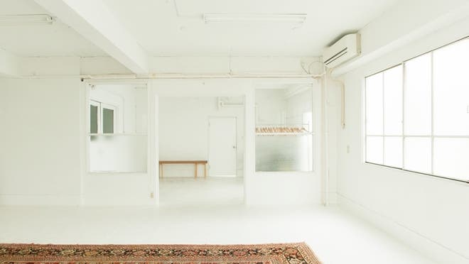 目黒 五反田 不動前 白ペンキ仕上げ 大判ペルシャ絨毯 格安プランあり ハウススタジオの写真9