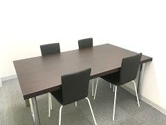 63G【梅田駅・大阪駅前ビル】最大4人/Wi-Fiあり/研修/会場/セミナー会場/勉強会/講習/講座/会議室の写真1