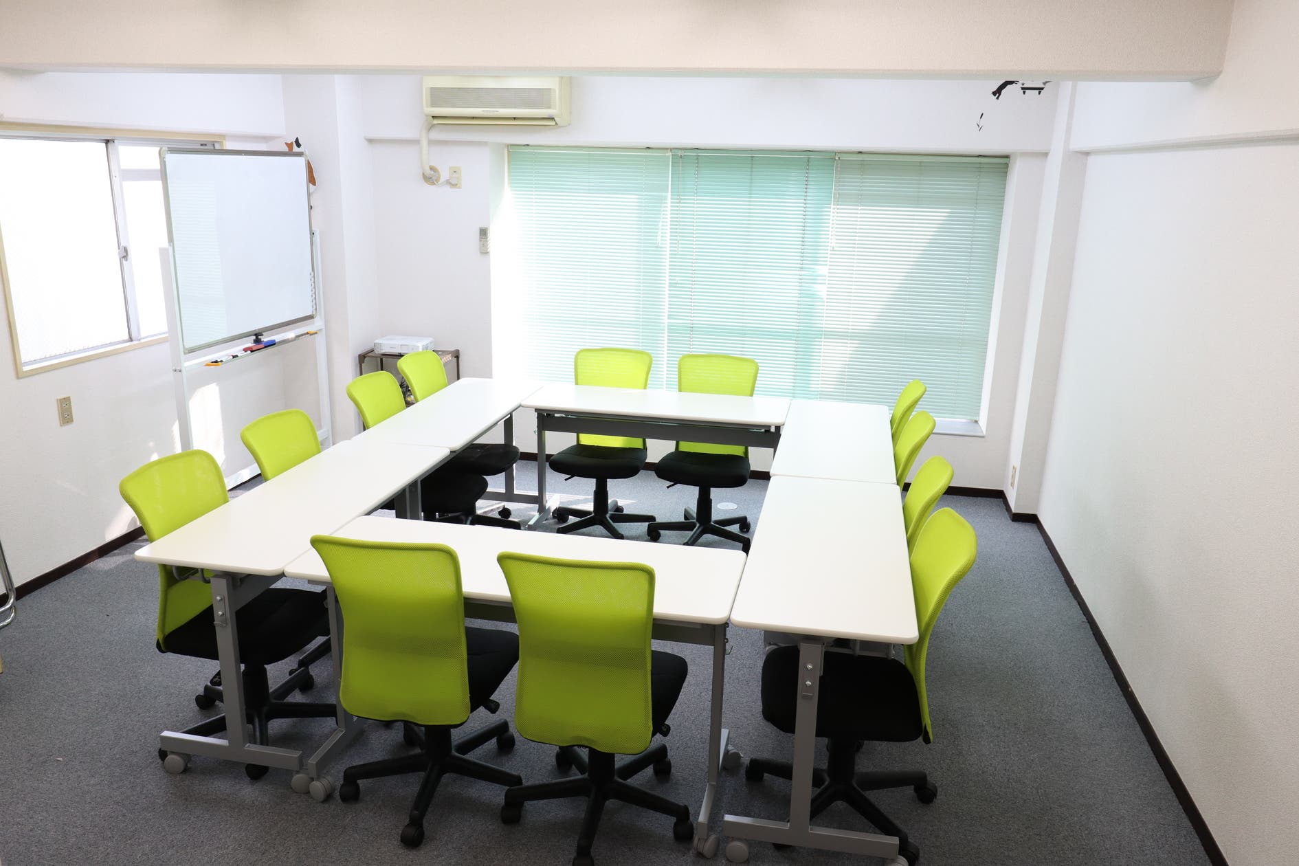 ◆博多駅博多口から5分◆会議やレッスンなどに最適♪お気軽会議室博多7の写真2