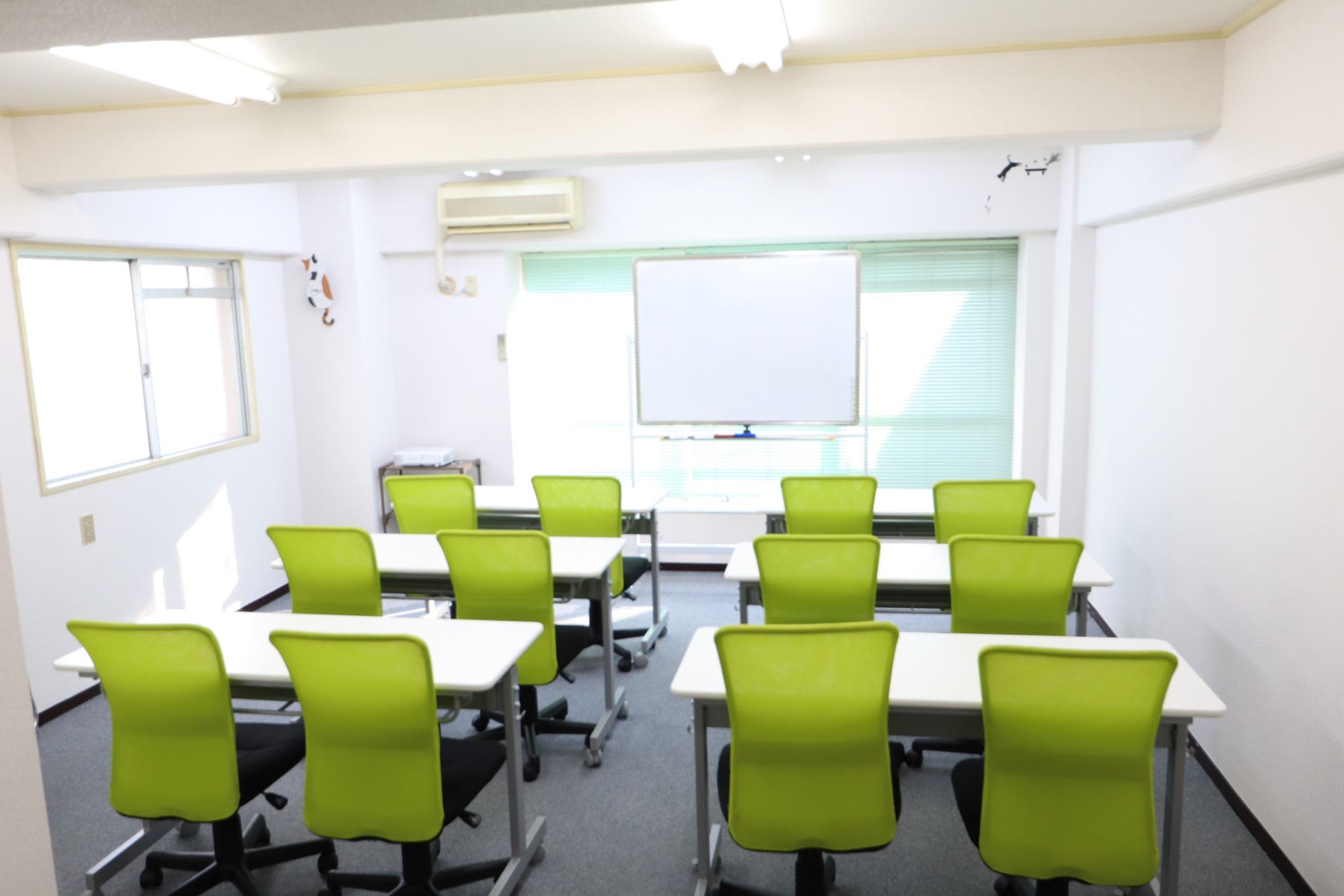 ◆博多駅博多口から5分◆会議やレッスンなどに最適♪お気軽会議室博多7の写真1