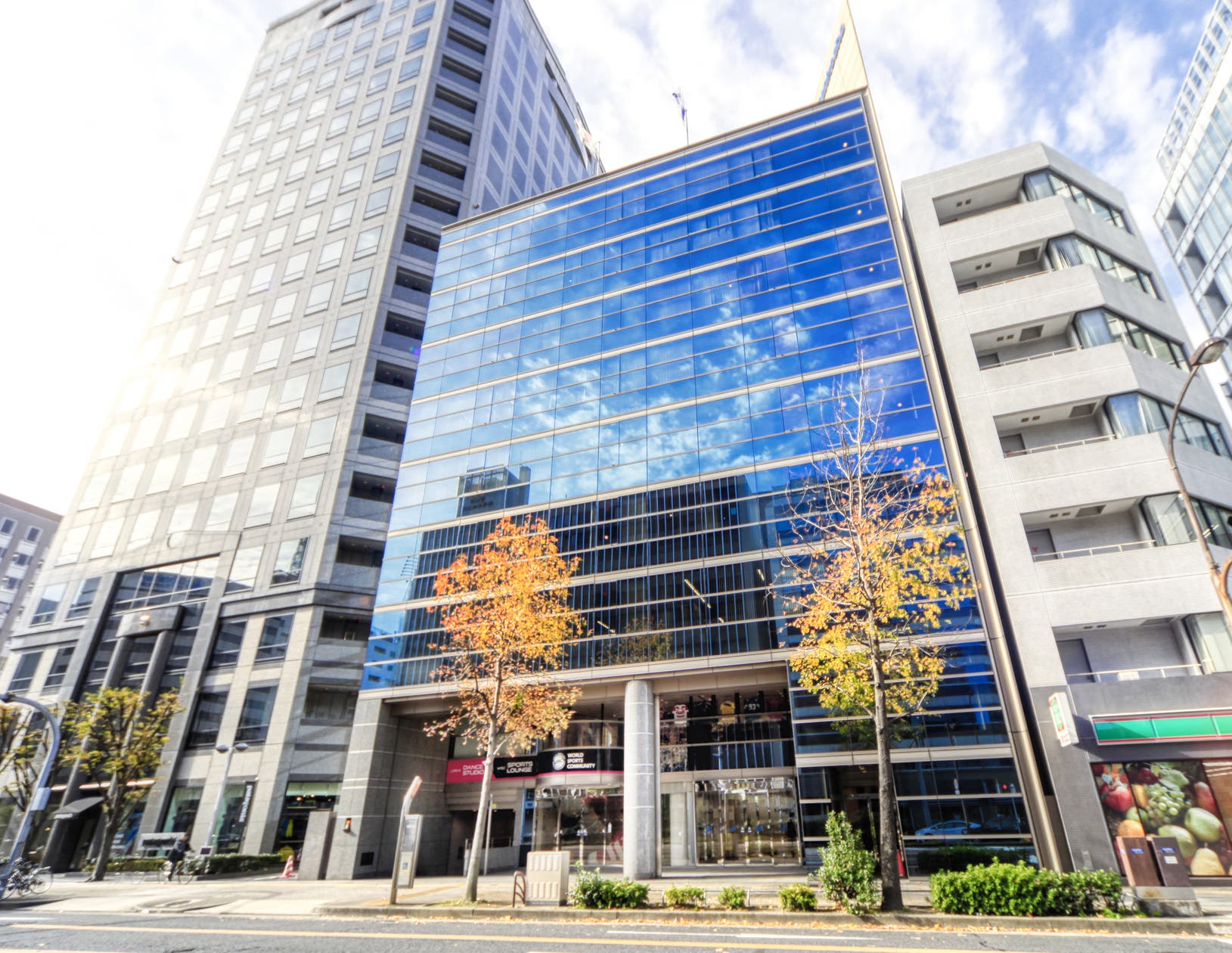 久屋大通駅徒歩1分！壁面にTVモニター15台を設置したプレミアムモダンな空間！セミナー・イベント・二次会・撮影会などに！の写真6