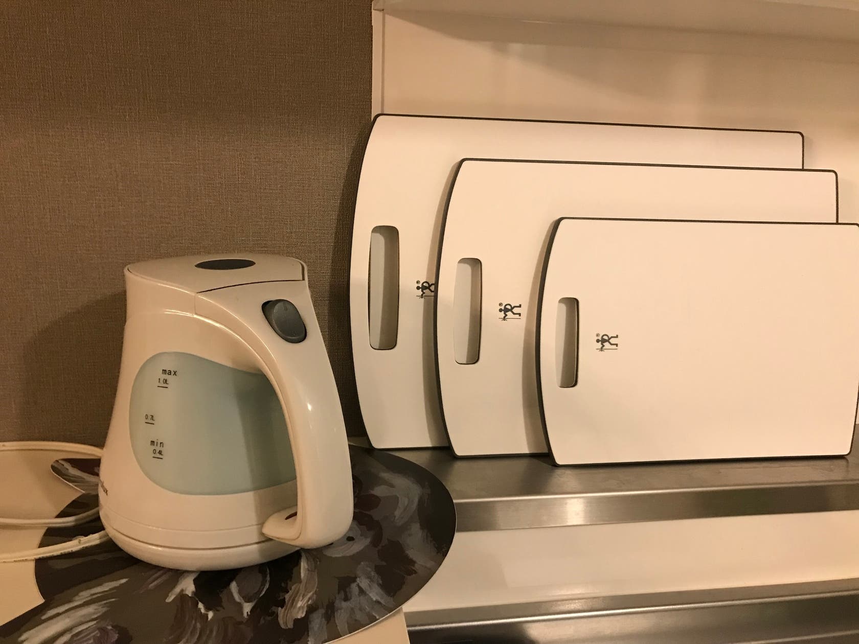 【中央通A】広々キッチン、60インチテレビ、DVD(Blu-ray)プレーヤーあり、貸会議室にも！の写真8