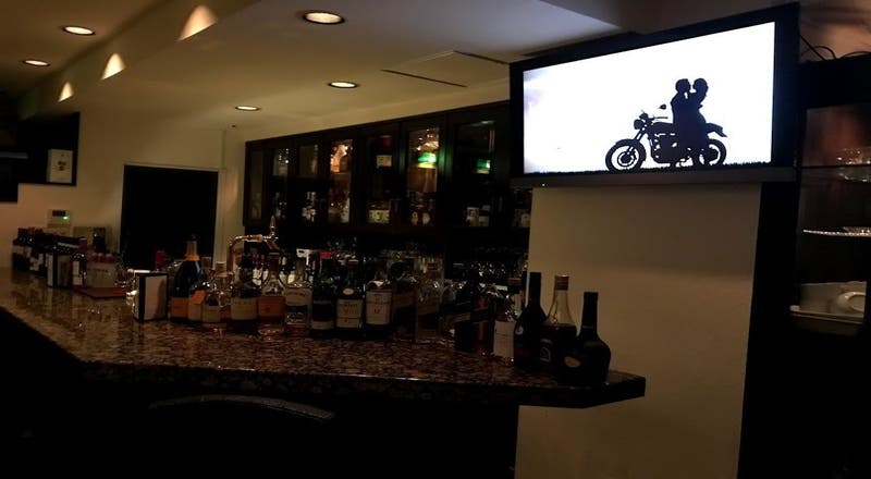 DJブース・カラオケ・音響・映像設備有り、イベント・パーティーや少人数の会議までご利用いただけます。
