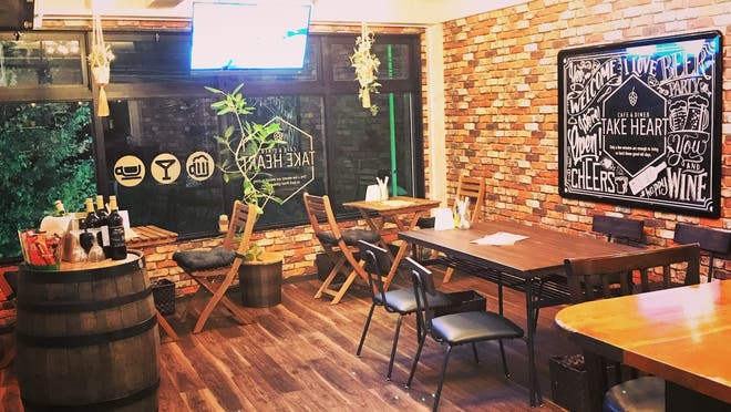 見晴らし良好の2Fカフェバー。各種パーティー、撮影会、会議利用などに!の写真1