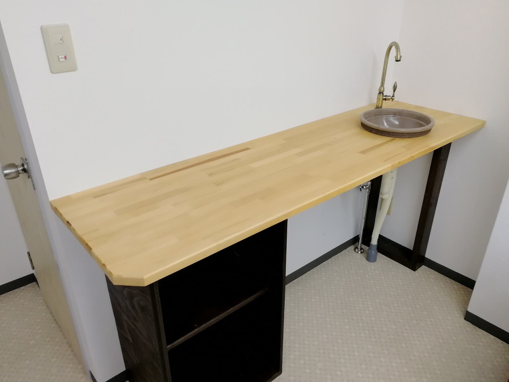 アップライトピアノ、窓に大きなホワイトボード有り！少人数でのご利用に最適。の写真7