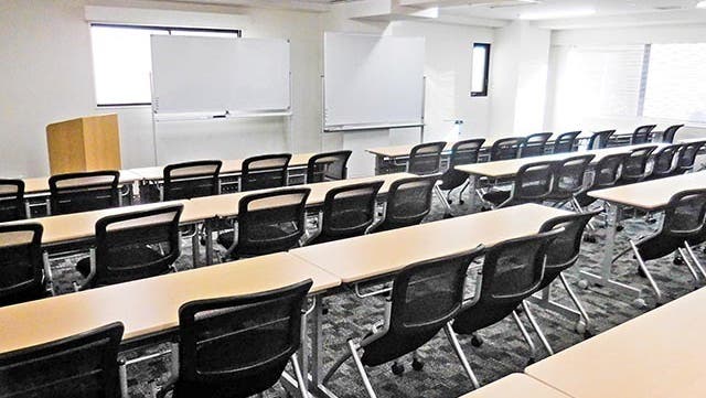 新橋・虎ノ門 65名収容貸し会議室 備品無料!セミナー・研修に!の写真3