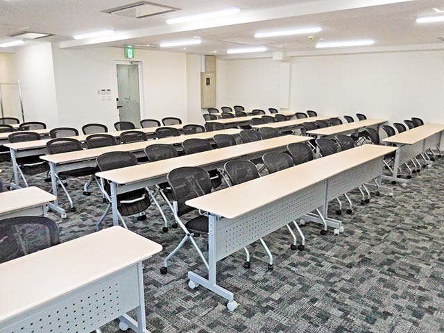 新橋・虎ノ門　65名収容貸し会議室　備品無料！セミナー・研修に！の写真6