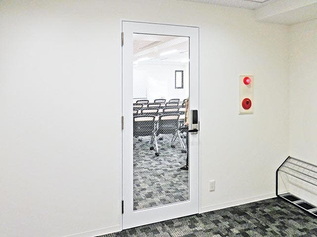 新橋・虎ノ門　65名収容貸し会議室　備品無料！セミナー・研修に！の写真13