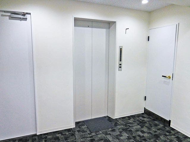 新橋・虎ノ門　65名収容貸し会議室　備品無料！セミナー・研修に！の写真14