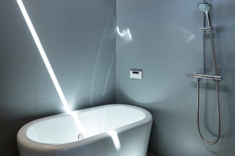 琵琶湖のほとりに建ち、四季の移ろいを感じてもらうことができるコミュニティスペース。の写真5