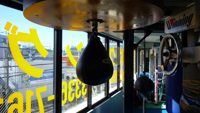 西武新宿線野方駅徒歩1分のボクシングジム 個人・グループトレーニング・ヨガや運動・撮影まで広々50坪、夜間もご利用できます。の写真6