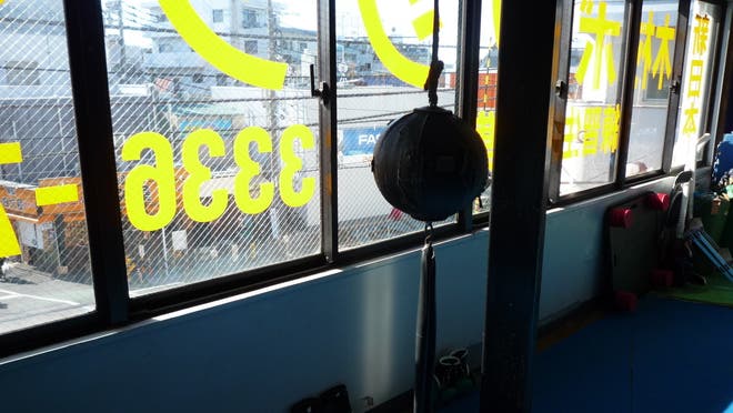 西武新宿線野方駅徒歩1分のボクシングジム 個人・グループトレーニング・ヨガや運動・撮影まで広々50坪、夜間もご利用できます。の写真7