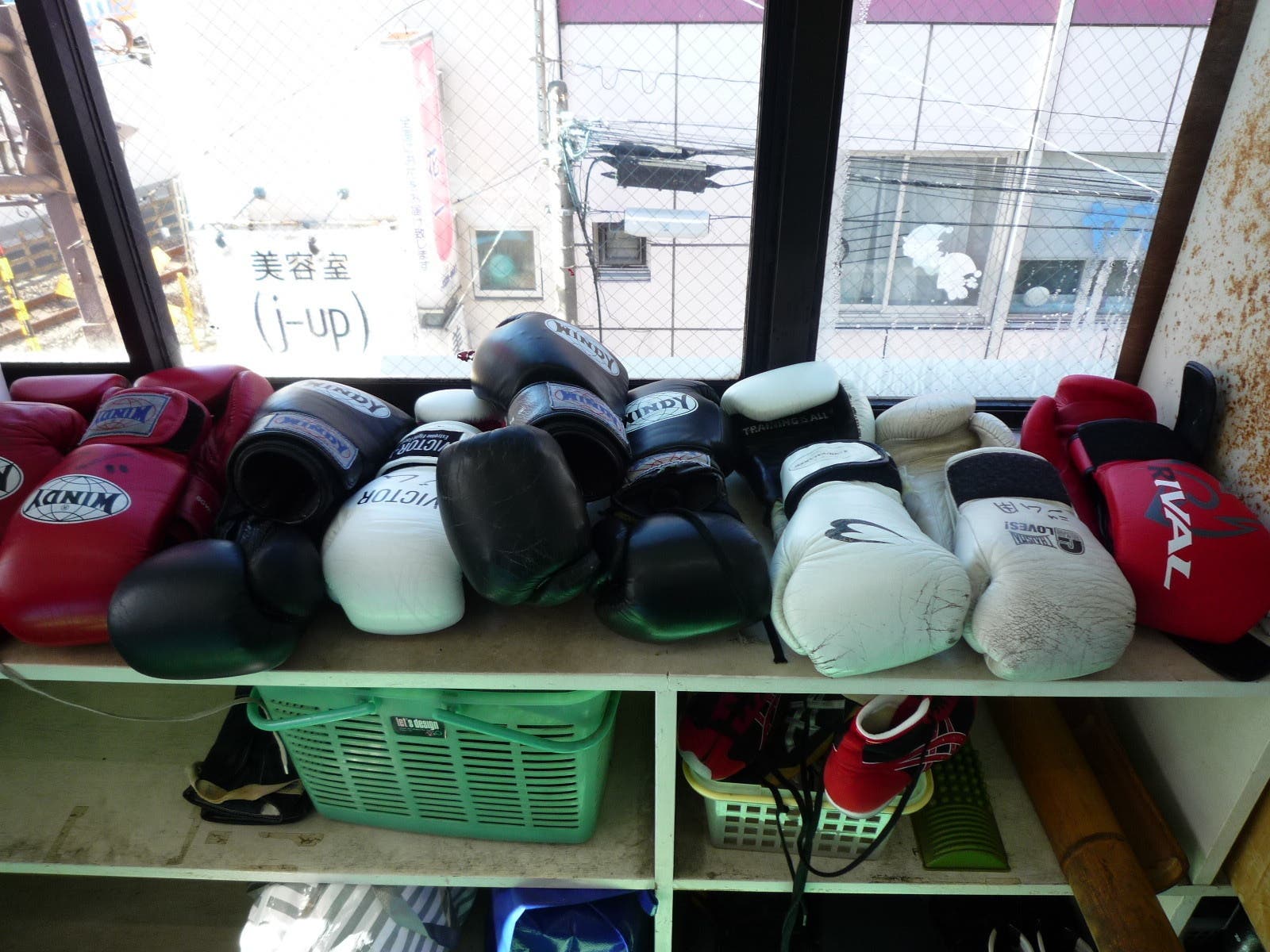 西武新宿線野方駅徒歩1分のボクシングジム　個人・グループトレーニング・ヨガや運動・撮影まで広々50坪、夜間もご利用できます。の写真17