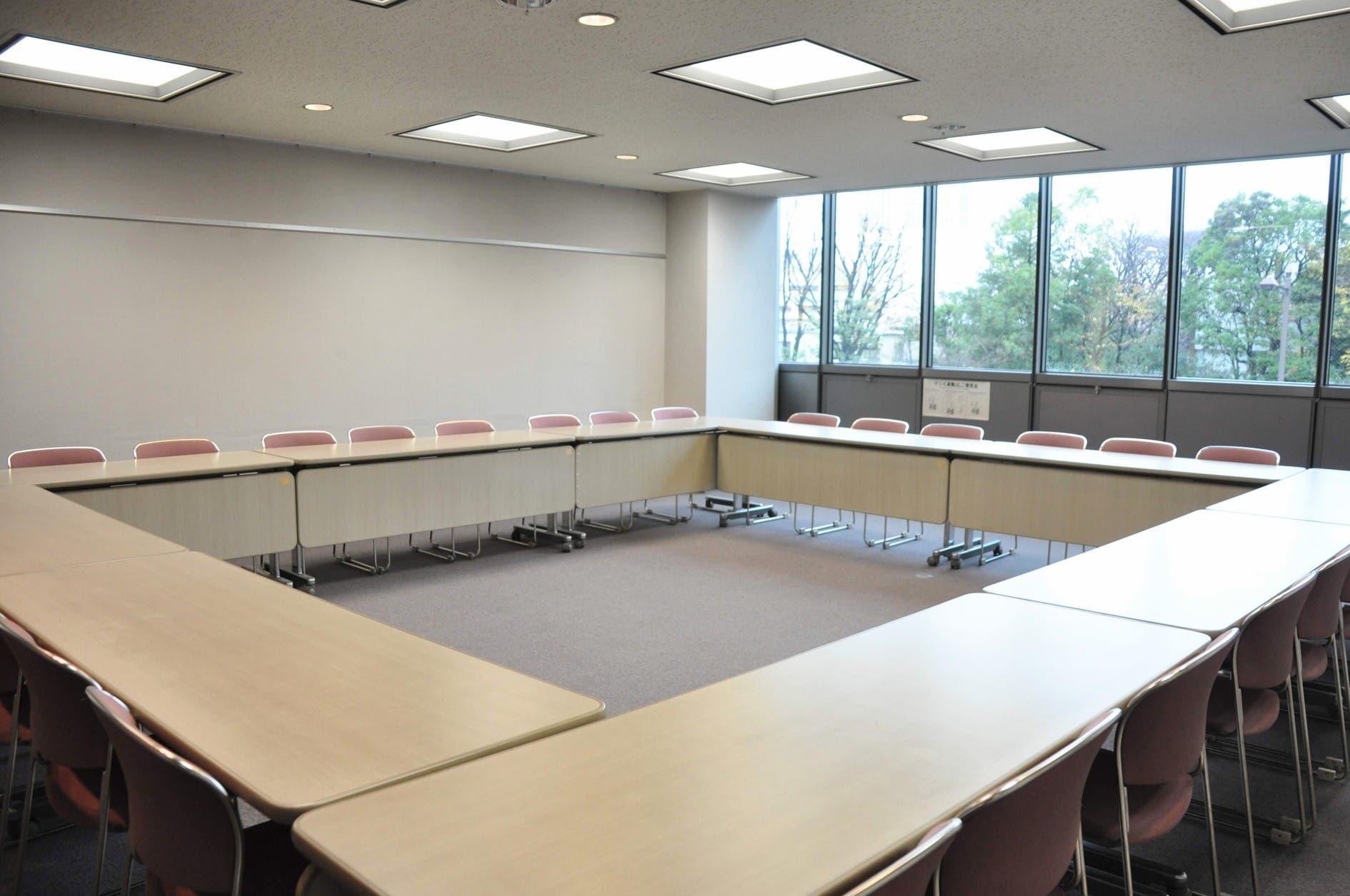 【後楽園】眺めのいい窓がある貸会議室。高級感があり落ち着いています(30名様収容)の写真6